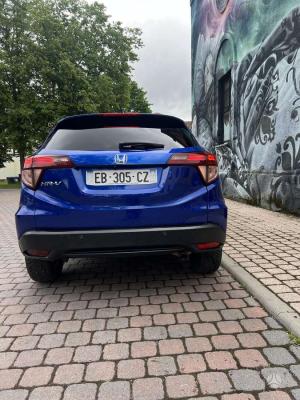 Blue Honda HR-V 2016 in Klaipeda, with an engine capacity of 1.50 L and mileage of 203 thousand km for 9500 €, photo 37 on AUTOMOTO.COM.LV