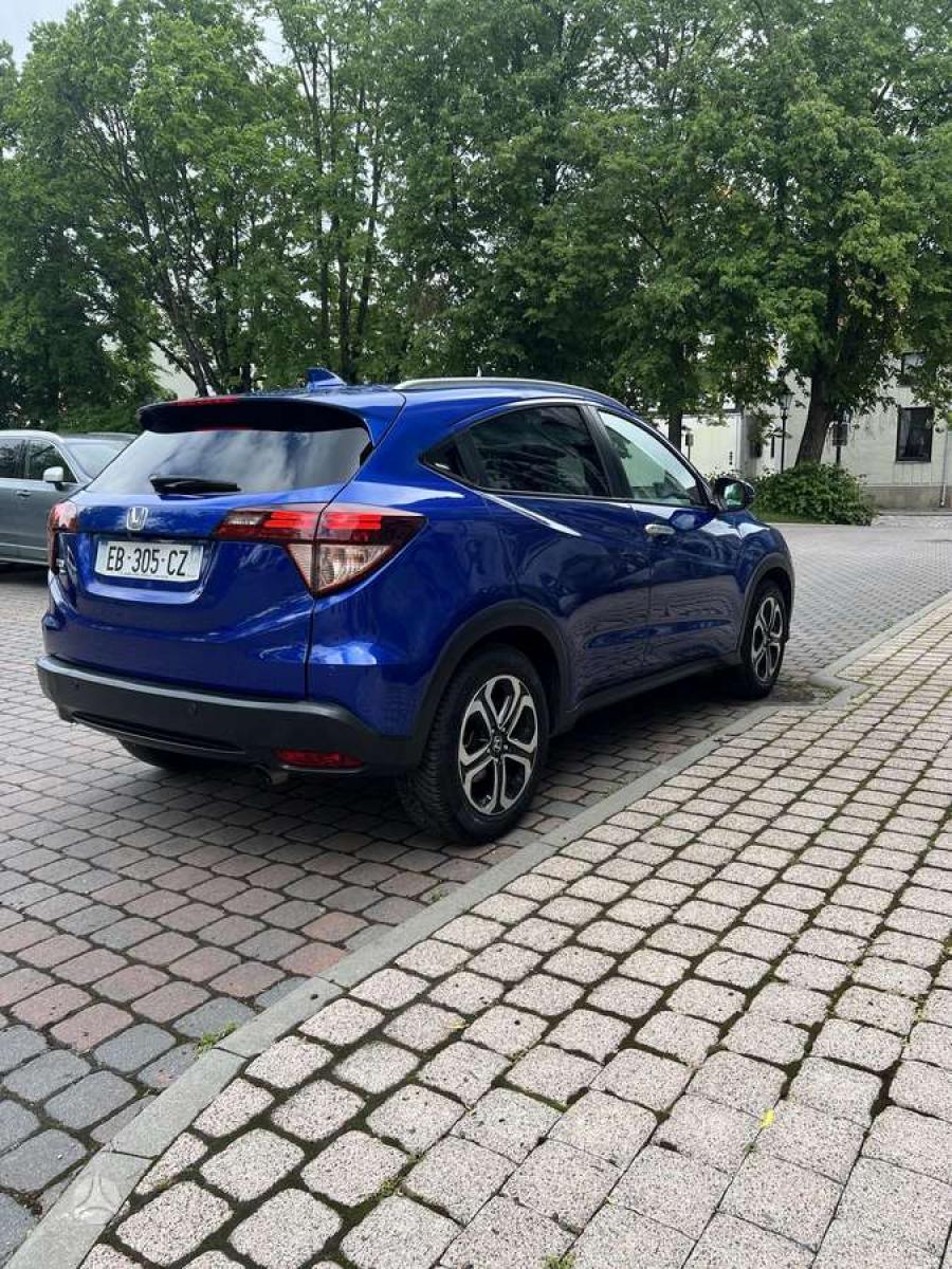 Blue Honda HR-V 2016 in Klaipeda, with an engine capacity of 1.50 L and mileage of 203 thousand km for 9500 €, photo 38 on AUTOMOTO.COM.LV