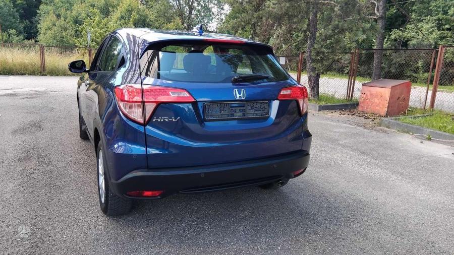 Blue Honda HR-V 2017 in Utena, with an engine capacity of 1.60 L and mileage of 253 thousand km for 9500 €, photo 5 on AUTOMOTO.COM.LV
