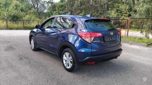 Blue Honda HR-V 2017 in Utena, with an engine capacity of 1.60 L and mileage of 253 thousand km for 9500 €, photo 6 on AUTOMOTO.COM.LV