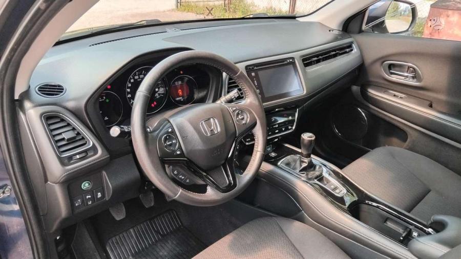Blue Honda HR-V 2017 in Utena, with an engine capacity of 1.60 L and mileage of 253 thousand km for 9500 €, photo 12 on AUTOMOTO.COM.LV