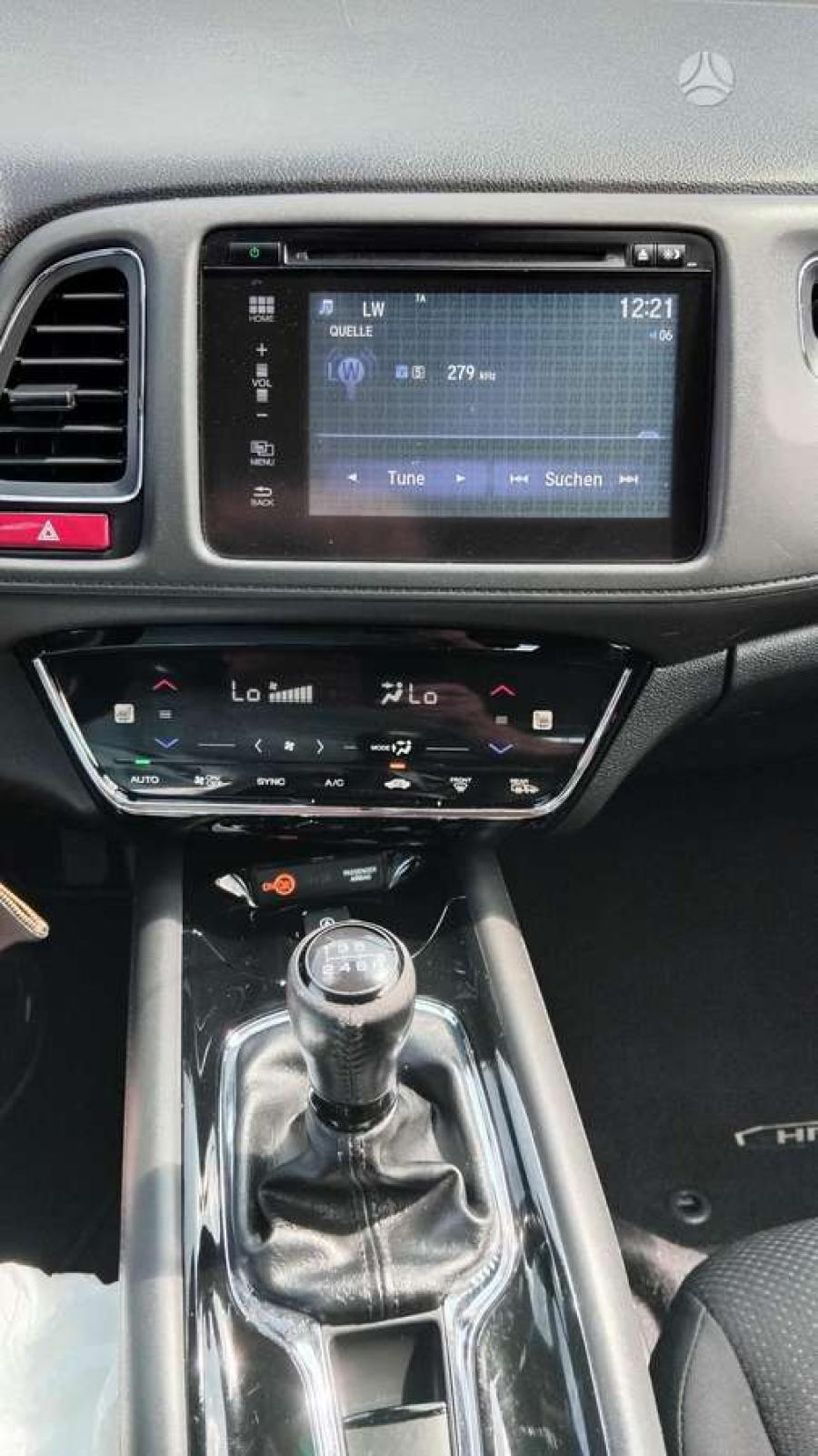 Blue Honda HR-V 2017 in Utena, with an engine capacity of 1.60 L and mileage of 253 thousand km for 9500 €, photo 21 on AUTOMOTO.COM.LV
