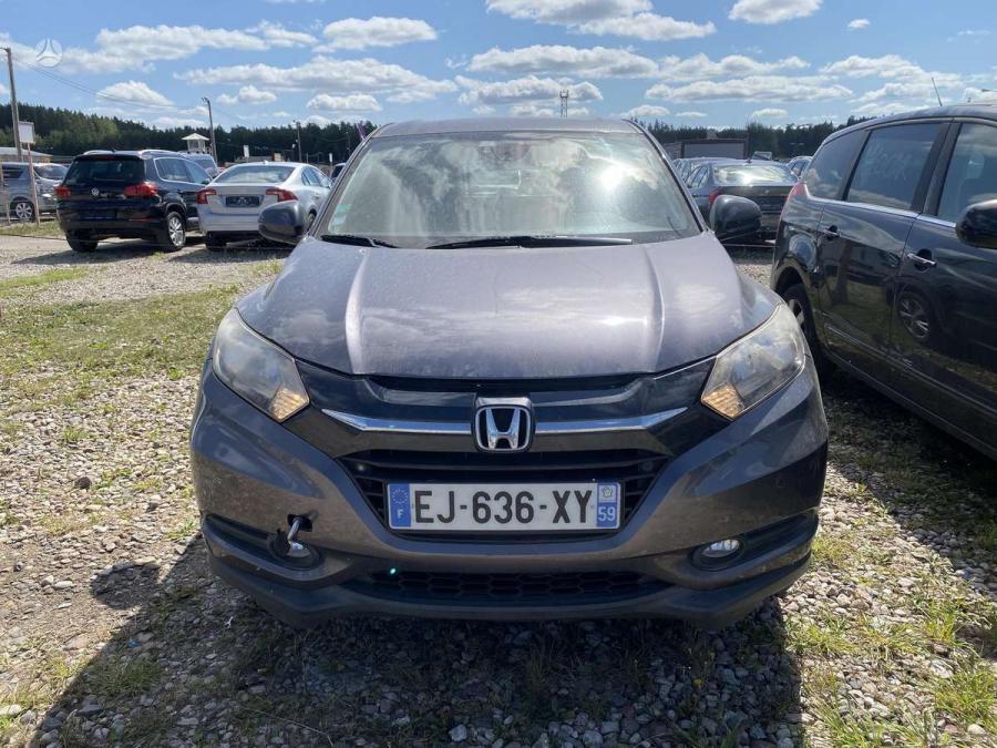 Blue Honda HR-V 2017 in Vilnius, with an engine capacity of 1.50 L and mileage of 160 thousand km for 7600 €, photo 3 on AUTOMOTO.COM.LV