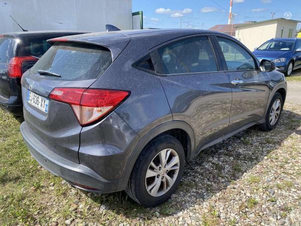 Blue Honda HR-V 2017 in Vilnius, with an engine capacity of 1.50 L and mileage of 160 thousand km for 7600 €, photo 4 on AUTOMOTO.COM.LV