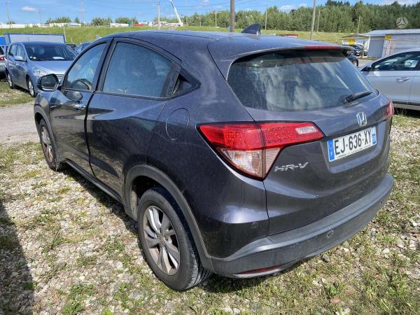 Blue Honda HR-V 2017 in Vilnius, with an engine capacity of 1.50 L and mileage of 160 thousand km for 7600 €, photo 6 on AUTOMOTO.COM.LV