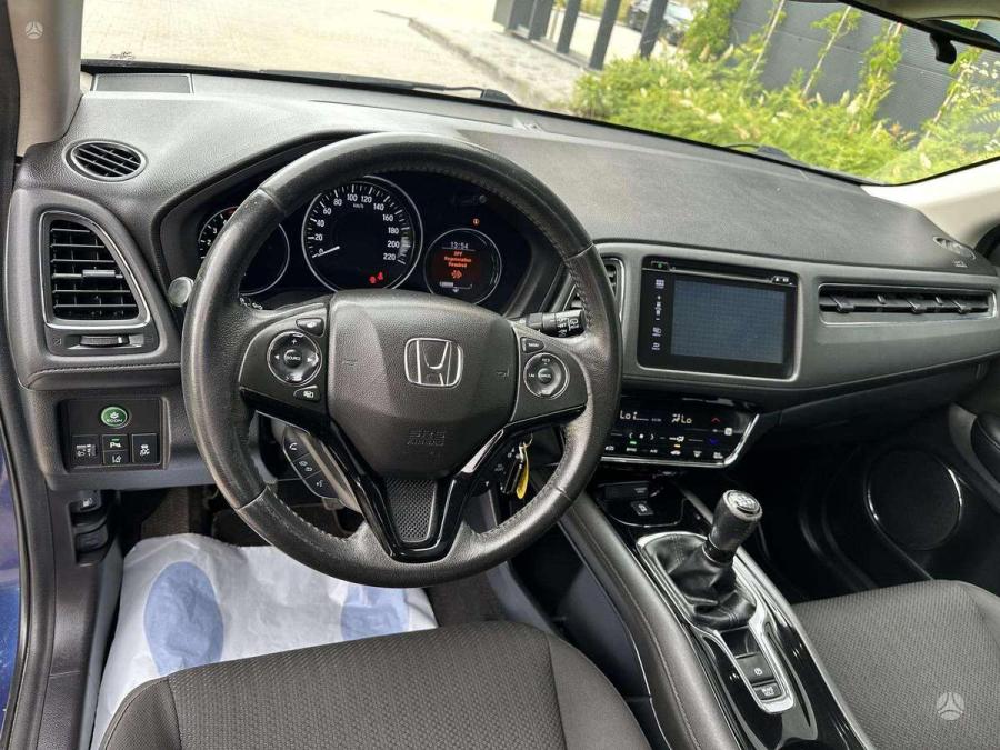 Zils Honda HR-V 2017 Viļņa, ar dzinēja tilpumu 1.60 L un nobraukumu 191 tūkst. km par 8950 €, foto 18 vietnē AUTOMOTO.COM.LV