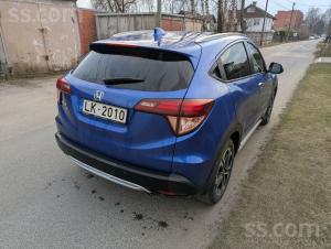 Zils Honda HR-V 2018 Rīga, ar dzinēja tilpumu 1.50 L un nobraukumu 179 tūkst. km par 12500 €, foto 6 vietnē AUTOMOTO.COM.LV