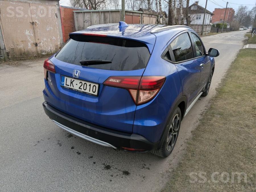 Zils Honda HR-V 2018 Rīga, ar dzinēja tilpumu 1.50 L un nobraukumu 179 tūkst. km par 12500 €, foto 6 vietnē AUTOMOTO.COM.LV