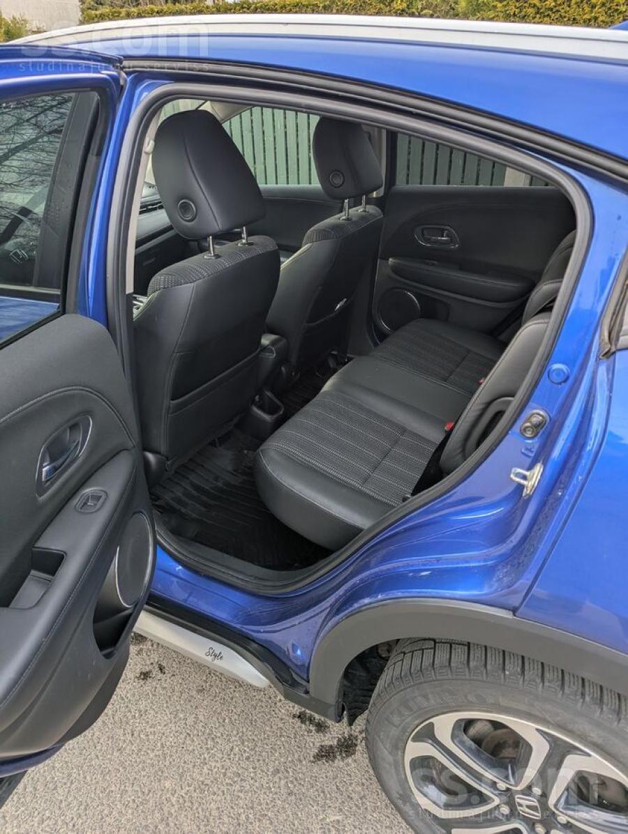 Zils Honda HR-V 2018 Rīga, ar dzinēja tilpumu 1.50 L un nobraukumu 179 tūkst. km par 12500 €, foto 10 vietnē AUTOMOTO.COM.LV