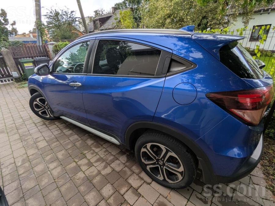 Zils Honda HR-V 2018 Rīga, ar dzinēja tilpumu 1.50 L un nobraukumu 182 tūkst. km par 12400 €, foto 3 vietnē AUTOMOTO.COM.LV