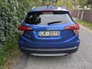 Zils Honda HR-V 2018 Rīga, ar dzinēja tilpumu 1.50 L un nobraukumu 182 tūkst. km par 12400 €, foto 5 vietnē AUTOMOTO.COM.LV