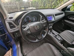 Zils Honda HR-V 2018 Rīga, ar dzinēja tilpumu 1.50 L un nobraukumu 182 tūkst. km par 12400 €, foto 7 vietnē AUTOMOTO.COM.LV
