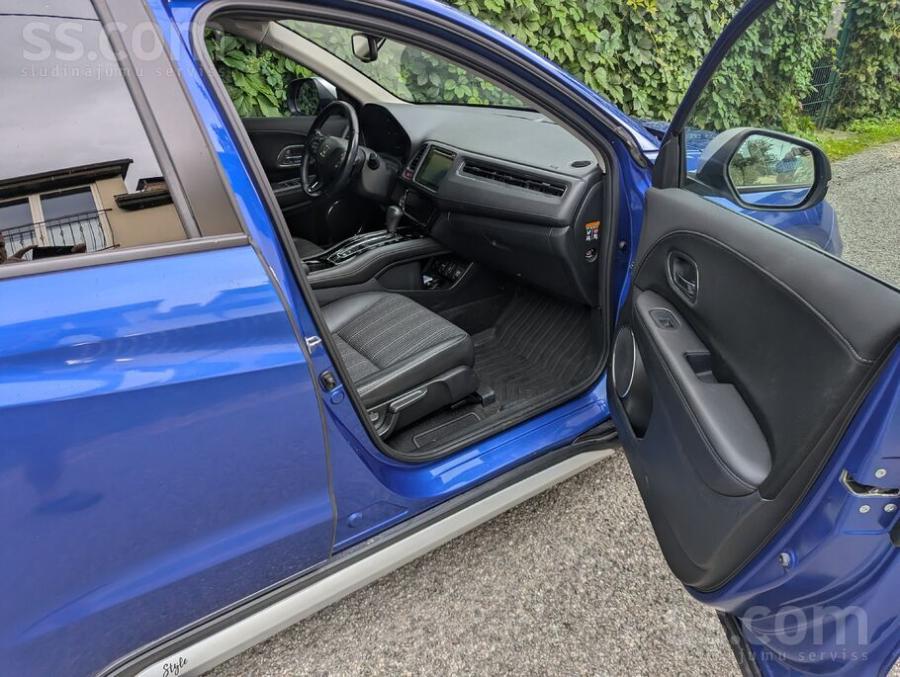Zils Honda HR-V 2018 Rīga, ar dzinēja tilpumu 1.50 L un nobraukumu 182 tūkst. km par 12400 €, foto 12 vietnē AUTOMOTO.COM.LV