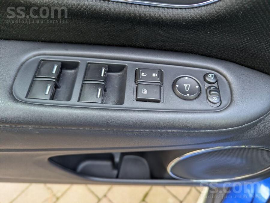Zils Honda HR-V 2018 Rīga, ar dzinēja tilpumu 1.50 L un nobraukumu 182 tūkst. km par 12400 €, foto 18 vietnē AUTOMOTO.COM.LV