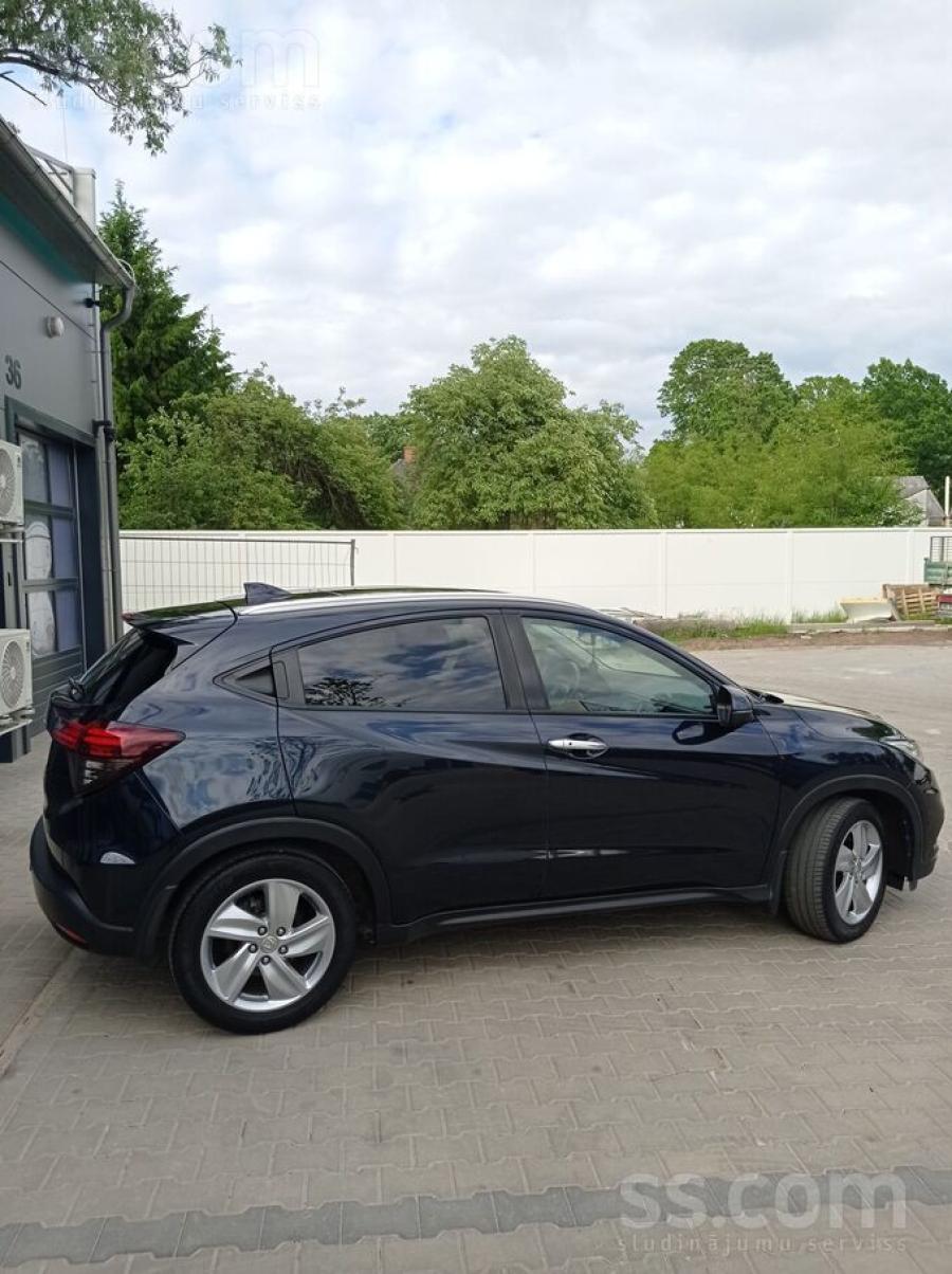 Zils Honda HR-V 2019 Rīga, ar dzinēja tilpumu 1.50 L un nobraukumu 49 tūkst. km par 16700 €, foto 5 vietnē AUTOMOTO.COM.LV