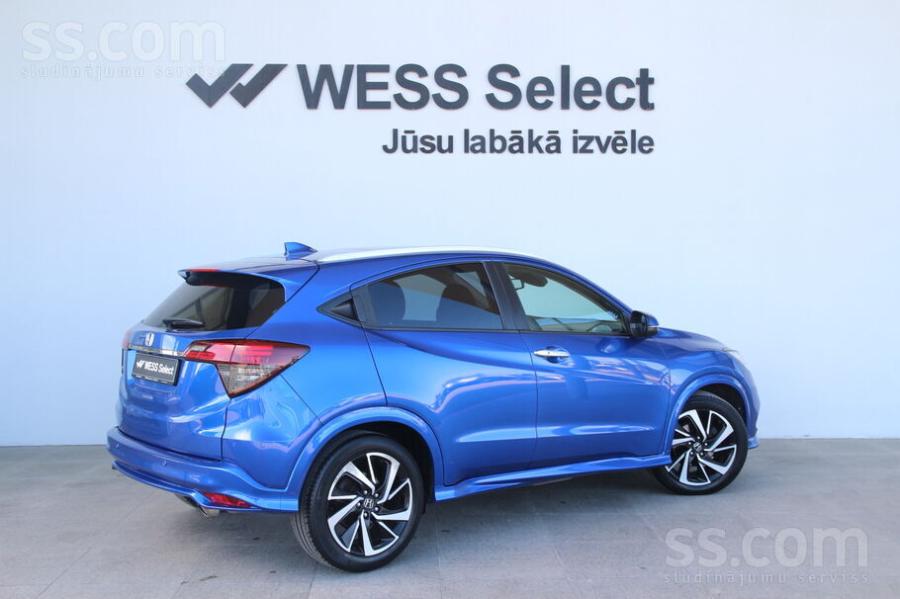 Blue Honda HR-V 2021 in Riga, with an engine capacity of 1.50 L and mileage of 82 thousand km for 16900 €, photo 4 on AUTOMOTO.COM.LV