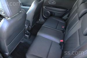 Blue Honda HR-V 2021 in Riga, with an engine capacity of 1.50 L and mileage of 82 thousand km for 16900 €, photo 7 on AUTOMOTO.COM.LV