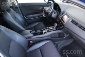 Blue Honda HR-V 2021 in Riga, with an engine capacity of 1.50 L and mileage of 82 thousand km for 16900 €, photo 10 on AUTOMOTO.COM.LV