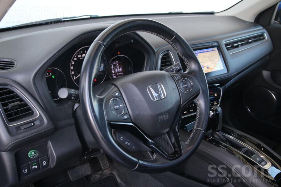 Blue Honda HR-V 2021 in Riga, with an engine capacity of 1.50 L and mileage of 82 thousand km for 16900 €, photo 12 on AUTOMOTO.COM.LV