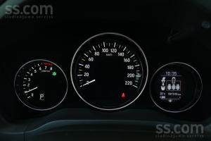 Blue Honda HR-V 2021 in Riga, with an engine capacity of 1.50 L and mileage of 82 thousand km for 16900 €, photo 15 on AUTOMOTO.COM.LV