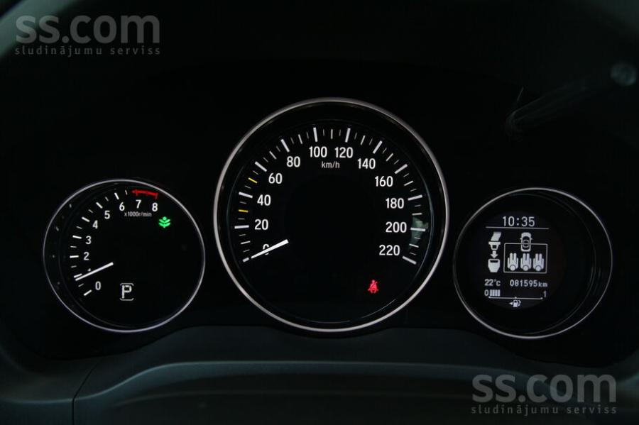 Blue Honda HR-V 2021 in Riga, with an engine capacity of 1.50 L and mileage of 82 thousand km for 16900 €, photo 15 on AUTOMOTO.COM.LV