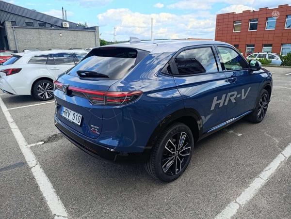 Zils Honda HR-V 2024 Viļņa, ar dzinēja tilpumu 1.50 L un nobraukumu 9 tūkst. km par 31990 €, foto 4 vietnē AUTOMOTO.COM.LV