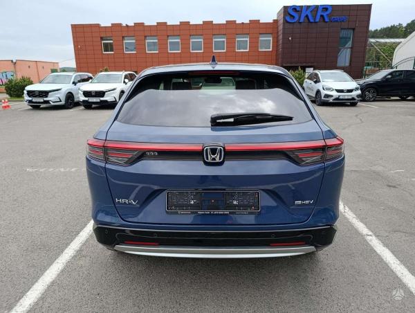 Honda HR-V 2026 in Vilnius on AUTOMOTO.COM.LV Blue Honda HR-V 2026 in Vilnius, with an engine capacity of 1.50 L and mileage of 0 thousand km for 31490 €, photo 7 on AUTOMOTO.COM.LV