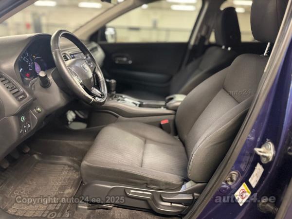 Zils Honda HR-V 2015 Tallina, ar dzinēja tilpumu 1.50 L un nobraukumu 280 tūkst. km par 9999 €, foto 11 vietnē AUTOMOTO.COM.LV