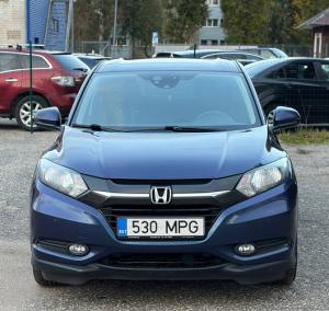 Honda HR-V 2015 in Narva on AUTOMOTO.COM.LV Blue Honda HR-V 2015 in Narva, with an engine capacity of 1.50 L and mileage of 284 thousand km for 4990 €, photo 1 on AUTOMOTO.COM.LV