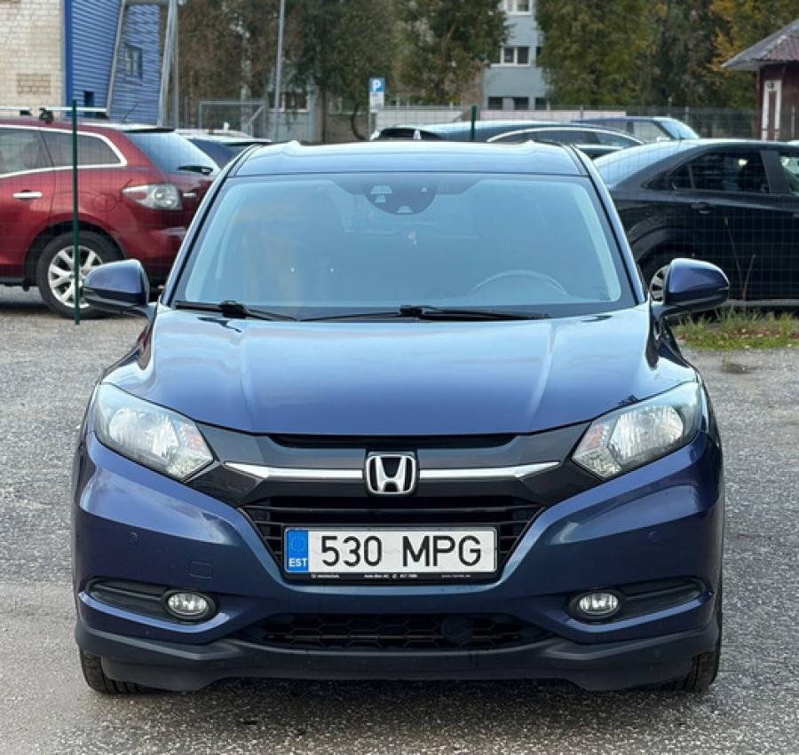 Blue Honda HR-V 2015 in Narva, with an engine capacity of 1.50 L and mileage of 284 thousand km for 4990 €, photo 1 on AUTOMOTO.COM.LV
