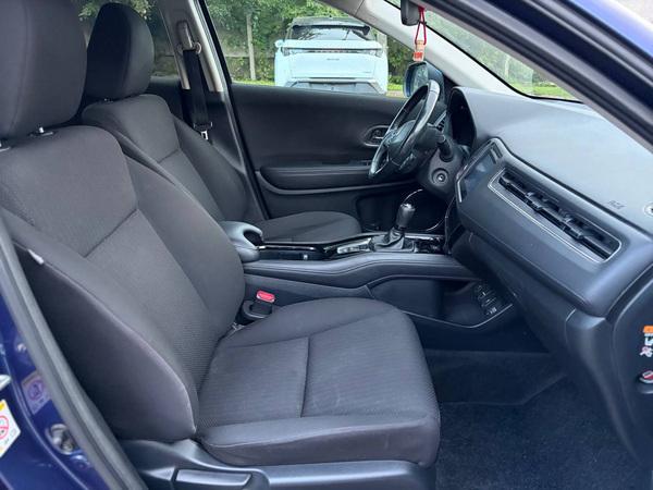 Blue Honda HR-V 2015 in Narva, with an engine capacity of 1.50 L and mileage of 284 thousand km for 4990 €, photo 9 on AUTOMOTO.COM.LV