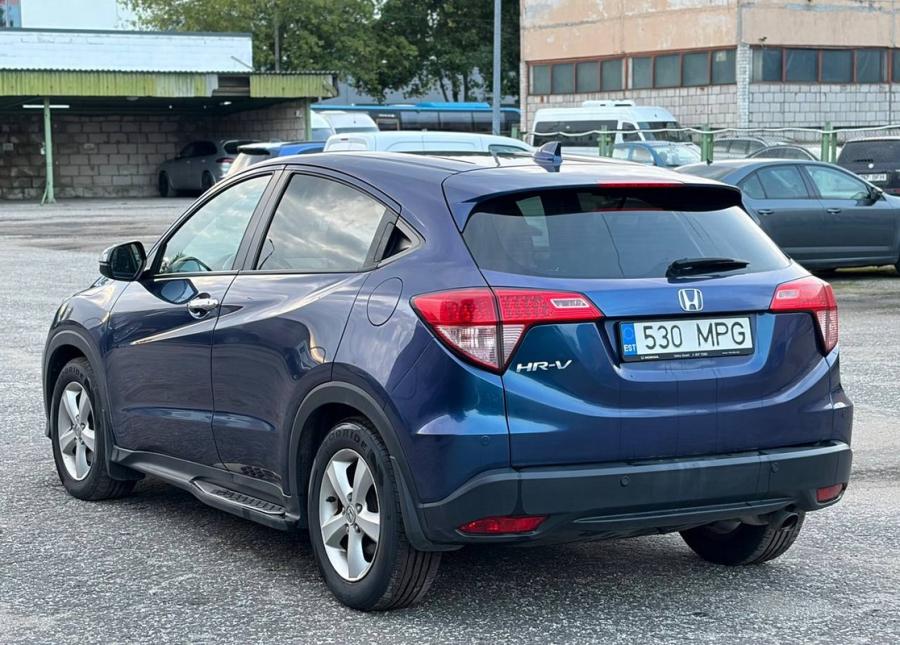 Blue Honda HR-V 2015 in Narva, with an engine capacity of 1.50 L and mileage of 284 thousand km for 4990 €, photo 15 on AUTOMOTO.COM.LV