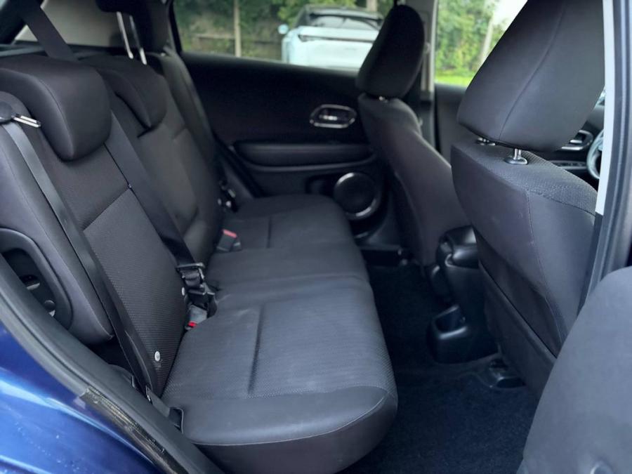 Blue Honda HR-V 2015 in Narva, with an engine capacity of 1.50 L and mileage of 284 thousand km for 4990 €, photo 16 on AUTOMOTO.COM.LV