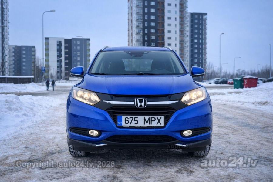 Blue Honda HR-V 2016 in Tallinn, with an engine capacity of 1.50 L and mileage of 175 thousand km for 11900 €, photo 2 on AUTOMOTO.COM.LV