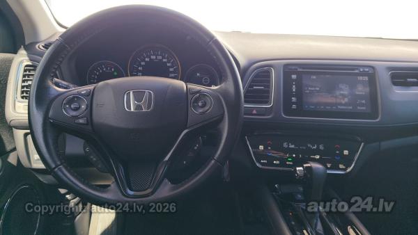 Blue Honda HR-V 2019 in Tallinn, with an engine capacity of 1.50 L and mileage of 113 thousand km for 15995 €, photo 9 on AUTOMOTO.COM.LV