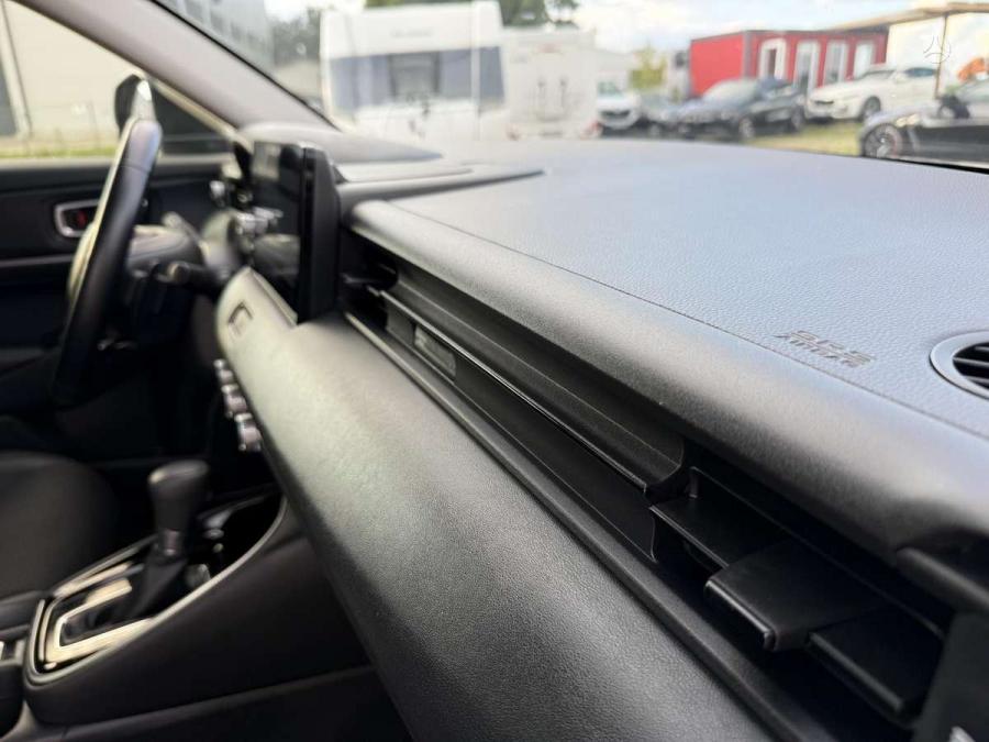 Brown Honda HR-V 2022 in Vilnius, with an engine capacity of 1.50 L and mileage of 121 thousand km for 22700 €, photo 18 on AUTOMOTO.COM.LV
