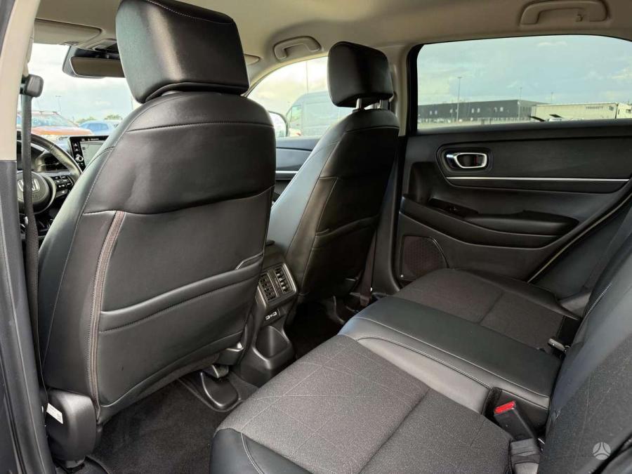 Brown Honda HR-V 2022 in Vilnius, with an engine capacity of 1.50 L and mileage of 121 thousand km for 22700 €, photo 21 on AUTOMOTO.COM.LV