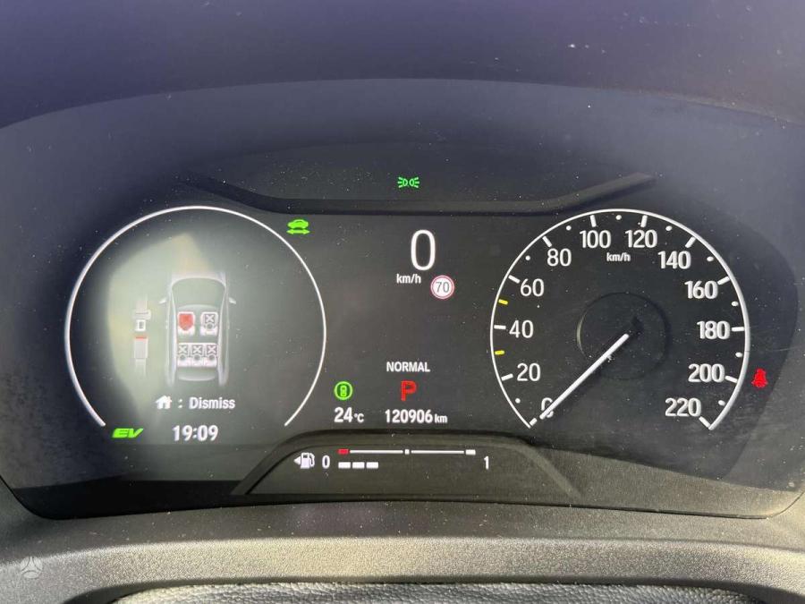 Brown Honda HR-V 2022 in Vilnius, with an engine capacity of 1.50 L and mileage of 121 thousand km for 22700 €, photo 22 on AUTOMOTO.COM.LV