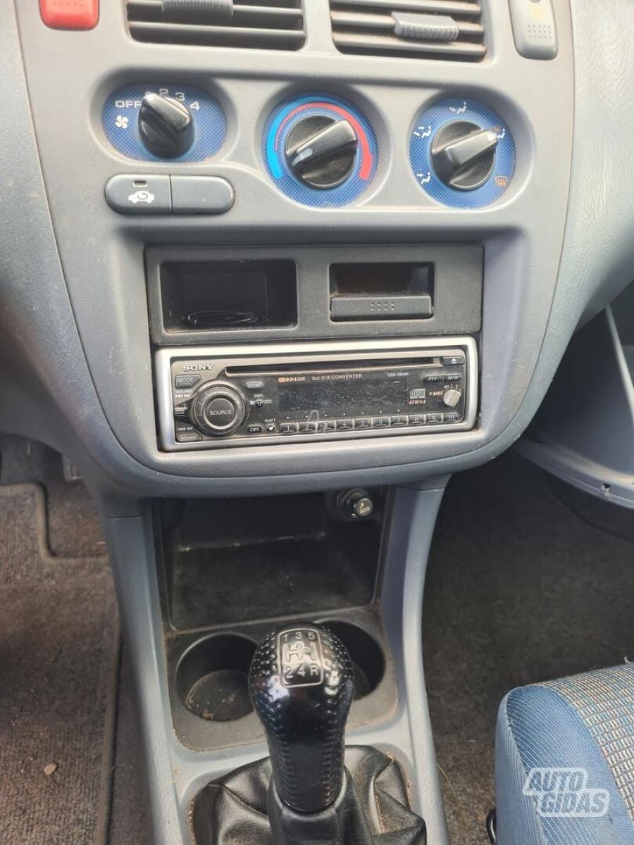 Honda HR-V 2000 in Klaipeda, with an engine capacity of 1.60 L and mileage of 211 thousand km for 1200 €, photo 8 on AUTOMOTO.COM.LV