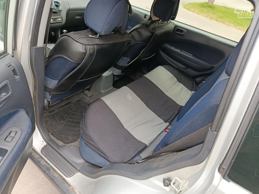 Honda HR-V 2000 in Siauliai, with an engine capacity of 1.60 L and mileage of 235 thousand km for 1250 €, photo 12 on AUTOMOTO.COM.LV