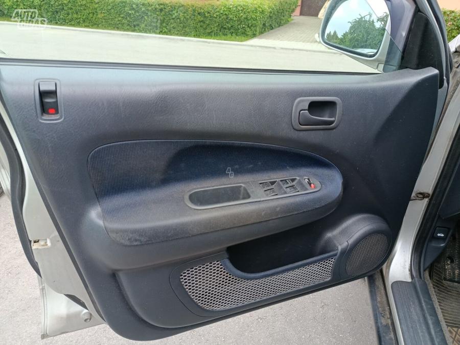 Honda HR-V 2000 in Siauliai, with an engine capacity of 1.60 L and mileage of 235 thousand km for 1250 €, photo 15 on AUTOMOTO.COM.LV