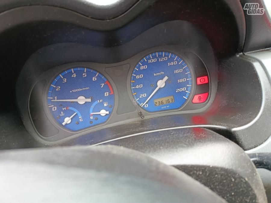 Honda HR-V 2000 in Siauliai, with an engine capacity of 1.60 L and mileage of 235 thousand km for 1250 €, photo 16 on AUTOMOTO.COM.LV