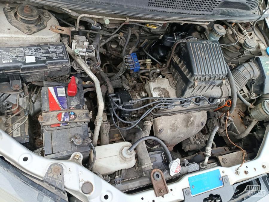 Honda HR-V 2000 in Siauliai, with an engine capacity of 1.60 L and mileage of 235 thousand km for 1250 €, photo 20 on AUTOMOTO.COM.LV