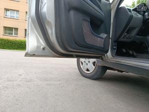 Honda HR-V 2000 in Siauliai, with an engine capacity of 1.60 L and mileage of 235 thousand km for 1250 €, photo 22 on AUTOMOTO.COM.LV