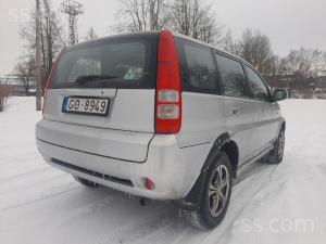 Honda HR-V 2004 Rīga, ar dzinēja tilpumu 1.60 L un nobraukumu 259 tūkst. km par 1200 €, foto 3 vietnē AUTOMOTO.COM.LV