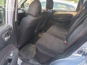 Honda HR-V 2006 in Vilnius, with an engine capacity of 1.60 L and mileage of 269 thousand km for 200 €, photo 9 on AUTOMOTO.COM.LV