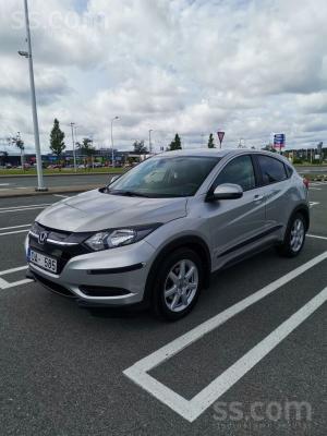 Honda HR-V 2015 in Riga, with an engine capacity of 1.50 L and mileage of 82 thousand km for 12300 €, photo 1 on AUTOMOTO.COM.LV