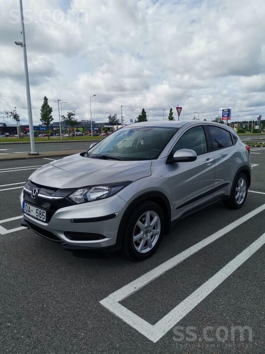 Honda HR-V 2015 in Riga, with an engine capacity of 1.50 L and mileage of 82 thousand km for 12300 €, photo 1 on AUTOMOTO.COM.LV