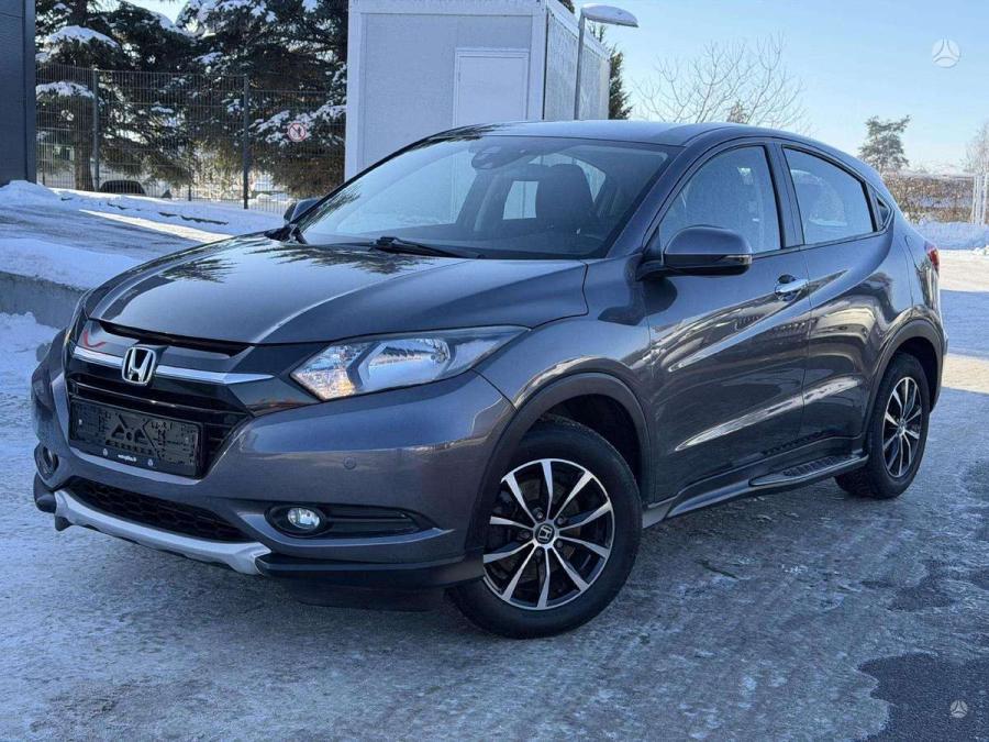 Honda HR-V 2017 in Vilnius, with an engine capacity of 1.50 L and mileage of 123 thousand km for 12999 €, photo 2 on AUTOMOTO.COM.LV