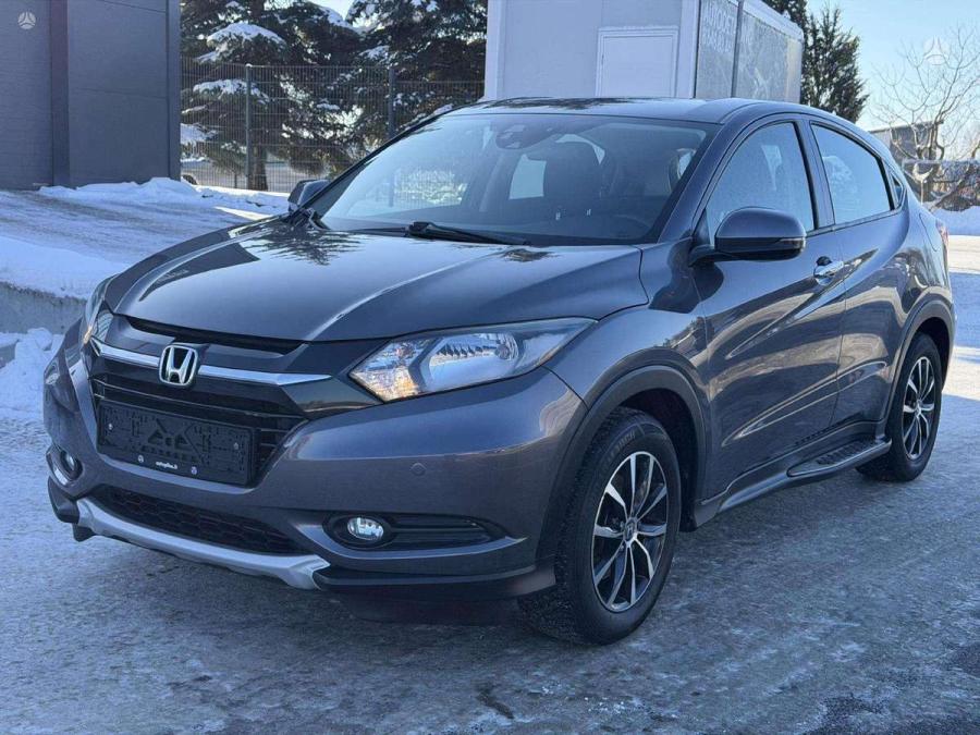 Honda HR-V 2017 in Vilnius, with an engine capacity of 1.50 L and mileage of 123 thousand km for 12999 €, photo 3 on AUTOMOTO.COM.LV